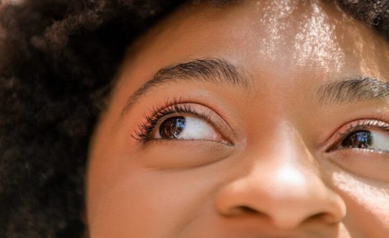 An in depth guide to contact lens care - Spanish Eye Center